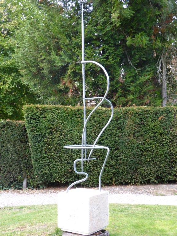 Sculpture ornementale: Femme dystopique – Francis Pierson